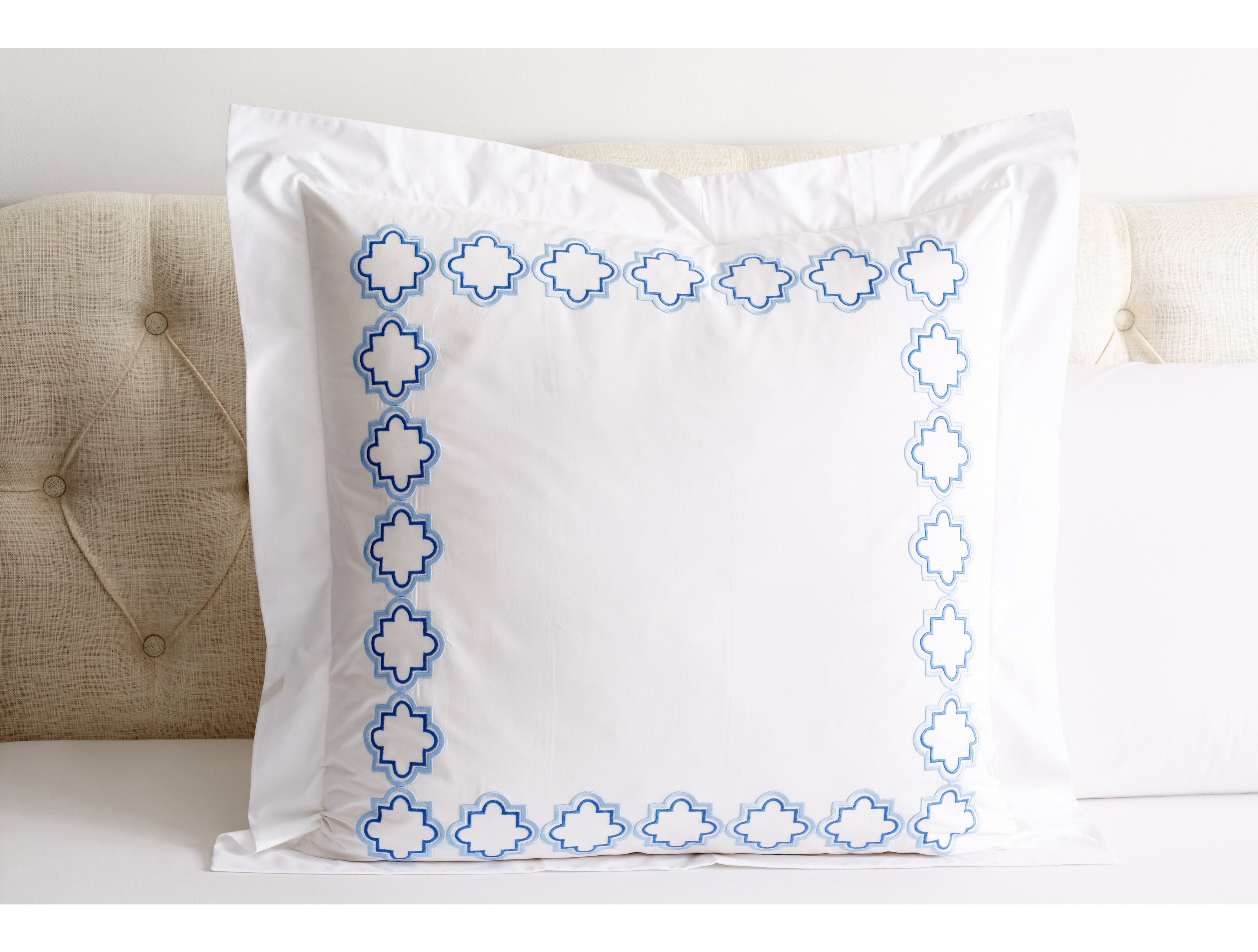 Quatrefoil Outline Blue