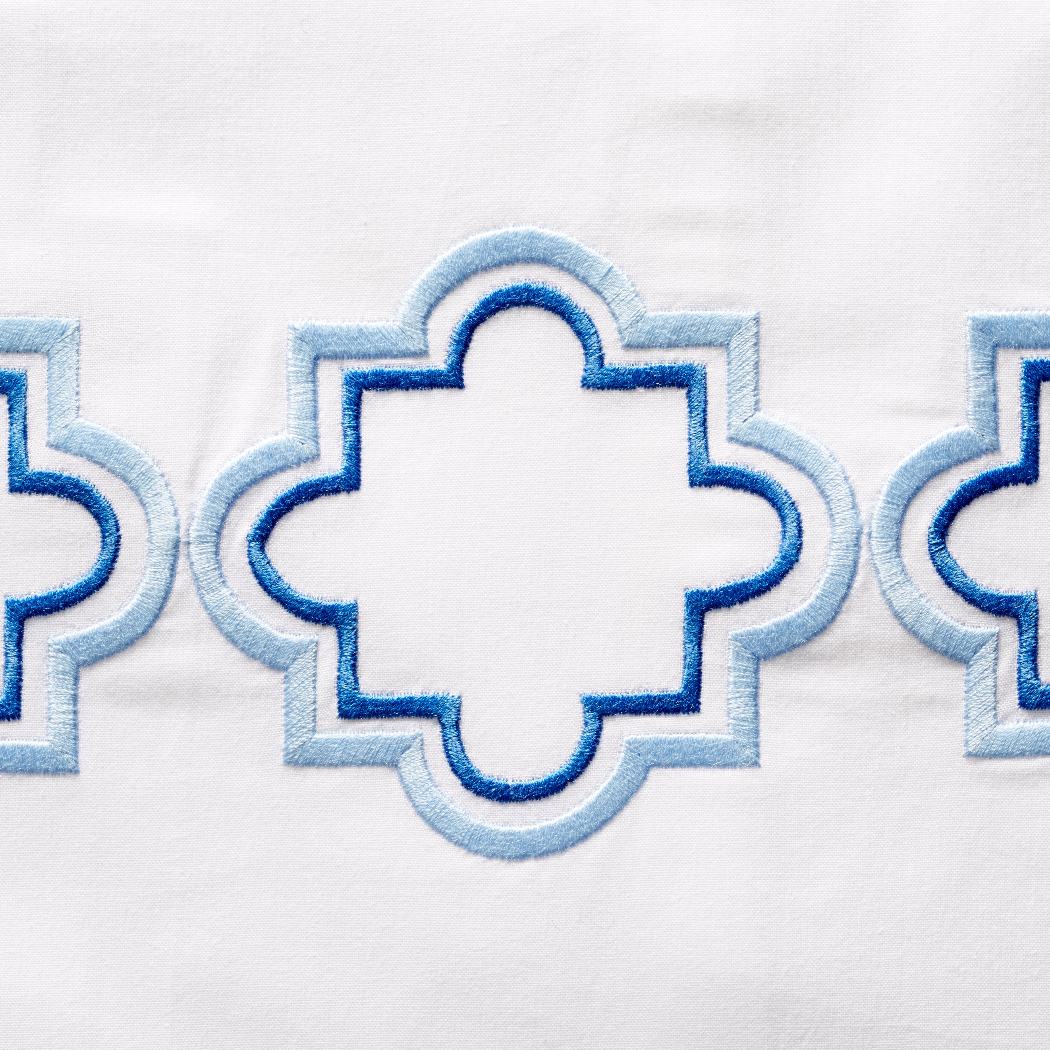Quatrefoil Outline Blue